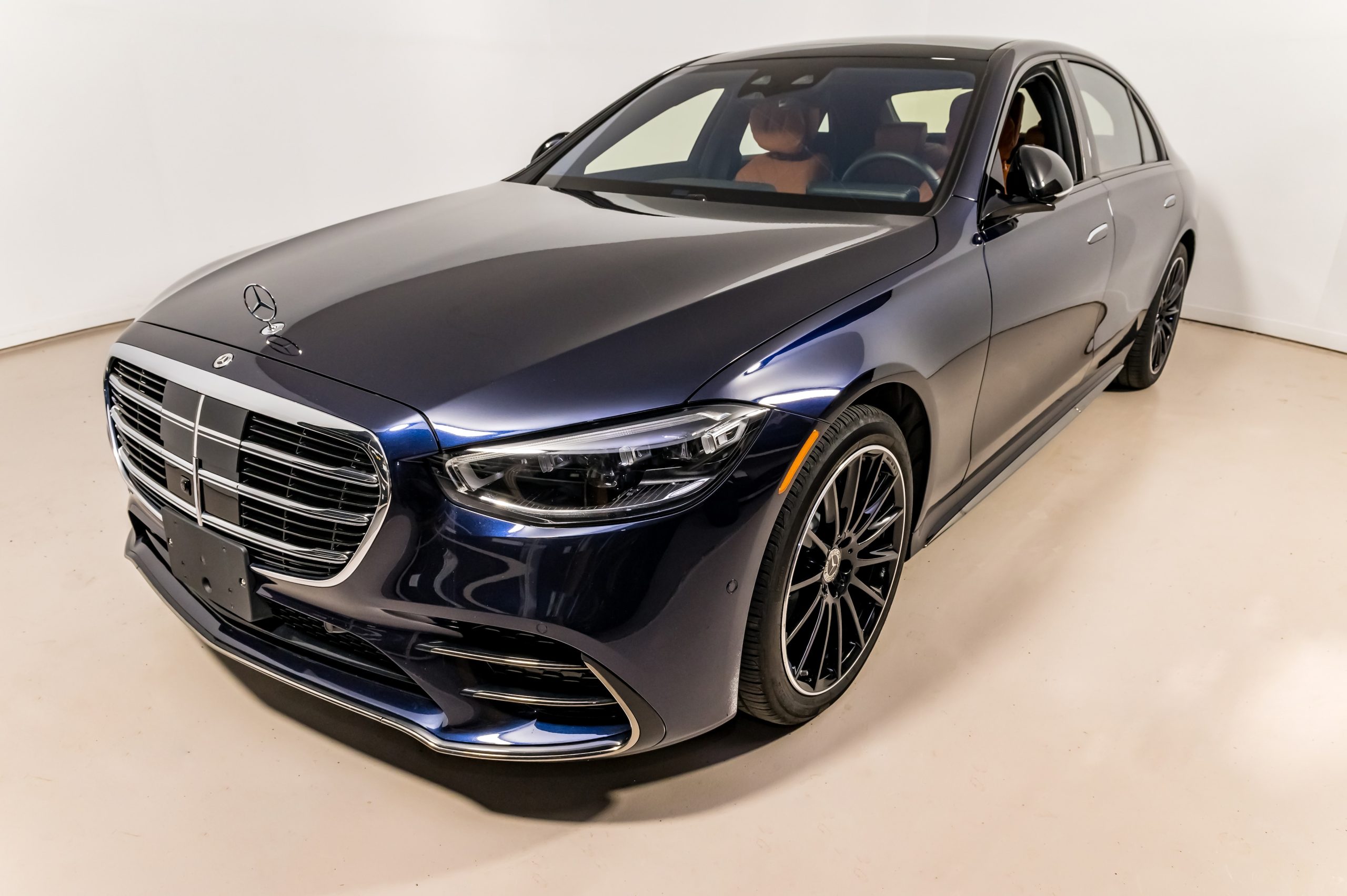 What Color Goes With Silver Car?: Discover the Perfect Combinations ...